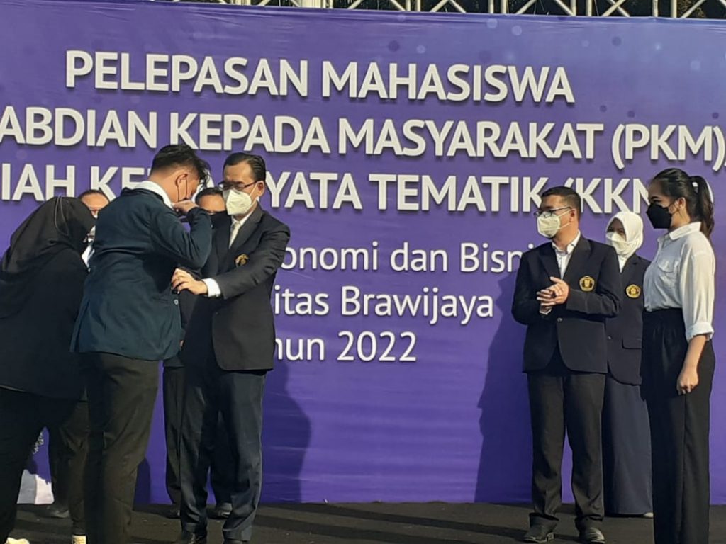 1010 Mahasiswa FEB UB Gerakkan Ekonomi Desa - Fakultas Ekonomi dan ...