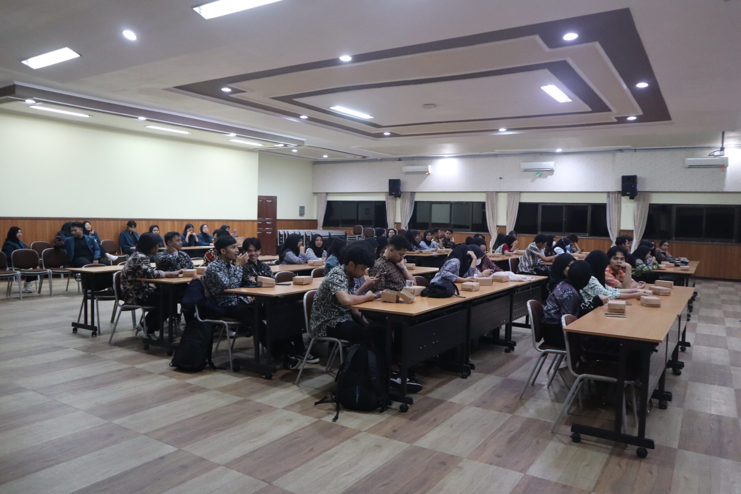 Legislator Training I 2024: Membekali Calon Staf Tetap DPM FEB UB ...