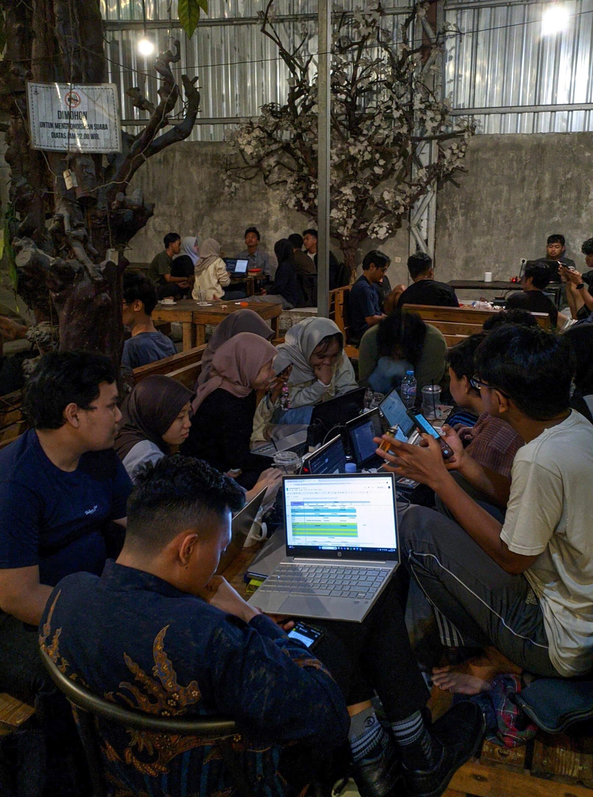 LPM Indikator FEB UB Luncurkan Majalah Indikator Edisi 53, Bahas Isu-Isu Terkini di Indonesia ...