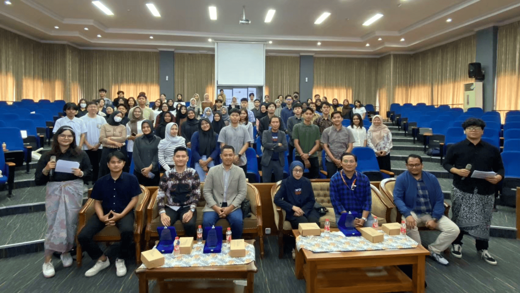 BEM FEB UB dan Infobank Kolaborasi Adakan Infobank Literacy Talkshow ...