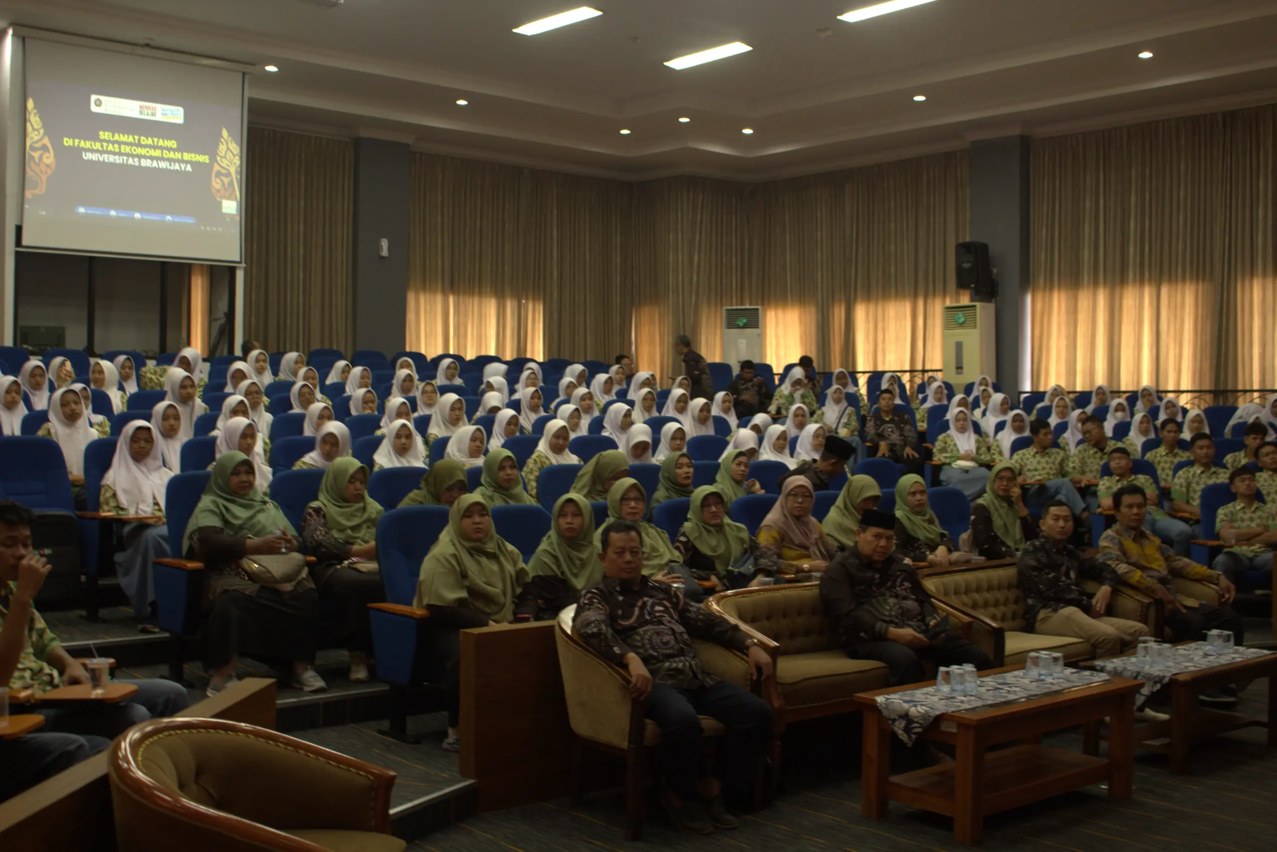 Kunjungan MAN 21 Jakarta ke FEB UB: Perkuat Edukasi Menuju Perguruan ...