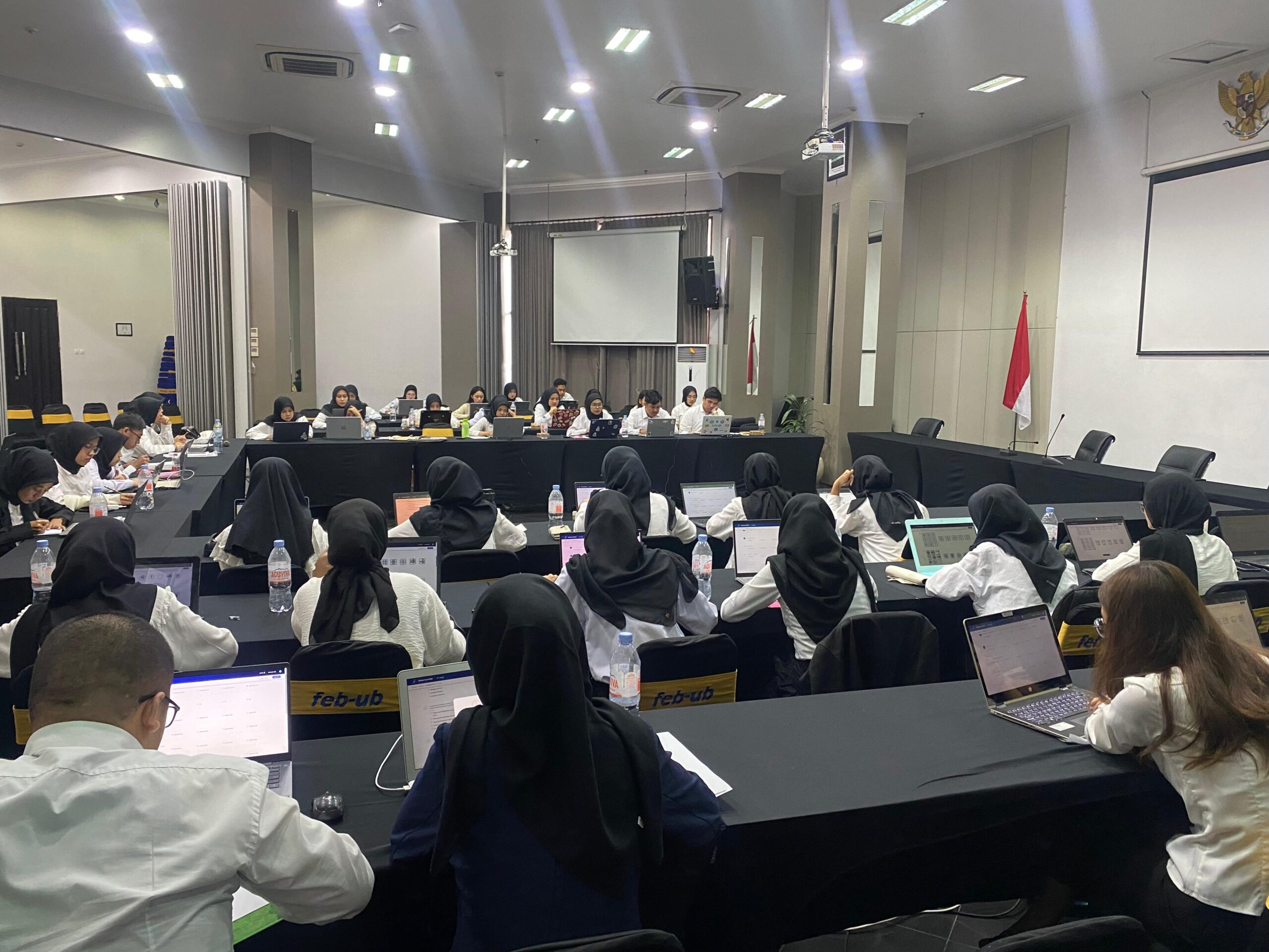 FEB UB Fasilitasi Mahasiswa dan Alumni dalam Campus Hiring Bersama PKSS ...