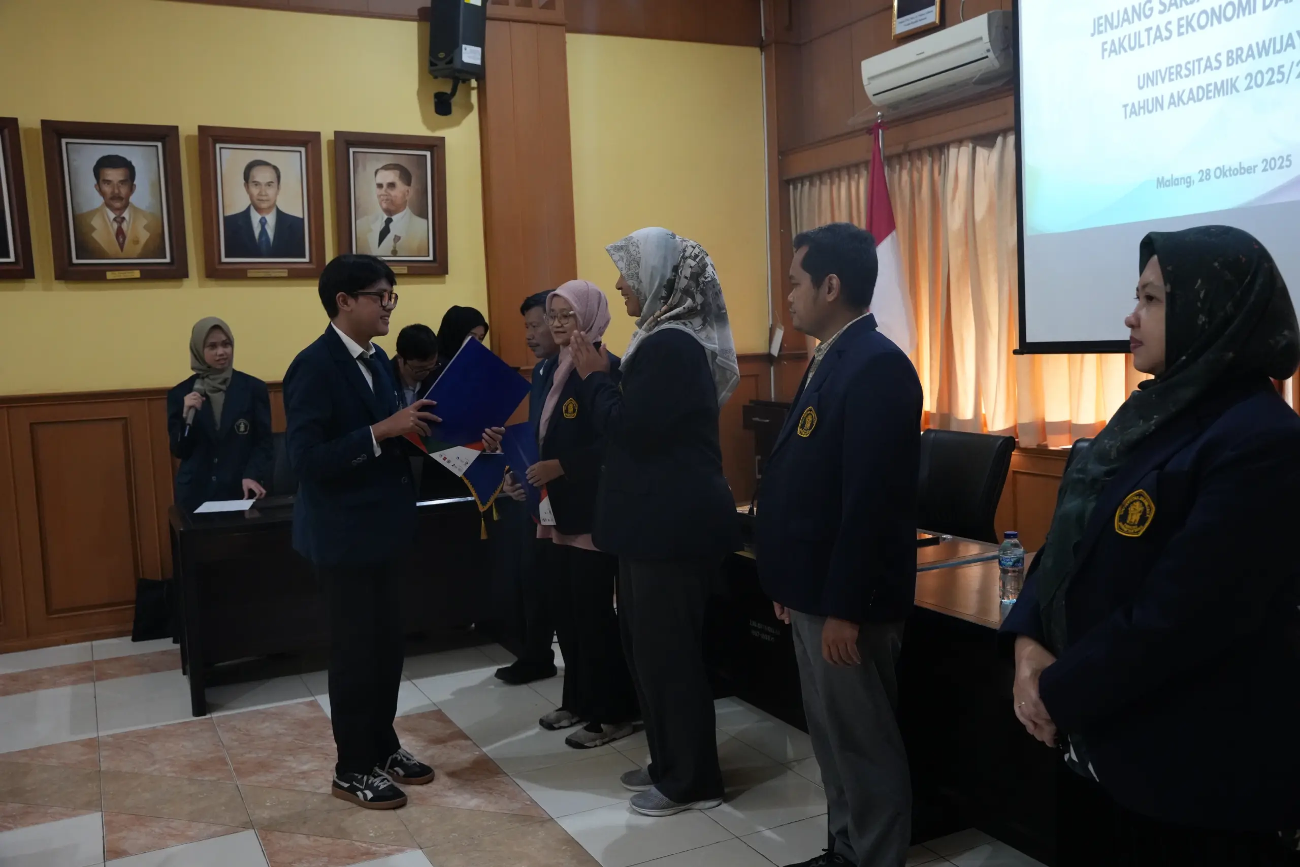 Yudisium Fakultas Ekonomi dan Bisnis Universitas Brawijaya, Momentum ...