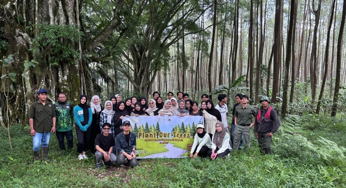 BEM FEB UB 2025 Gelar Program Lingkungan Hidup: Wujud Nyata Kepedulian ...